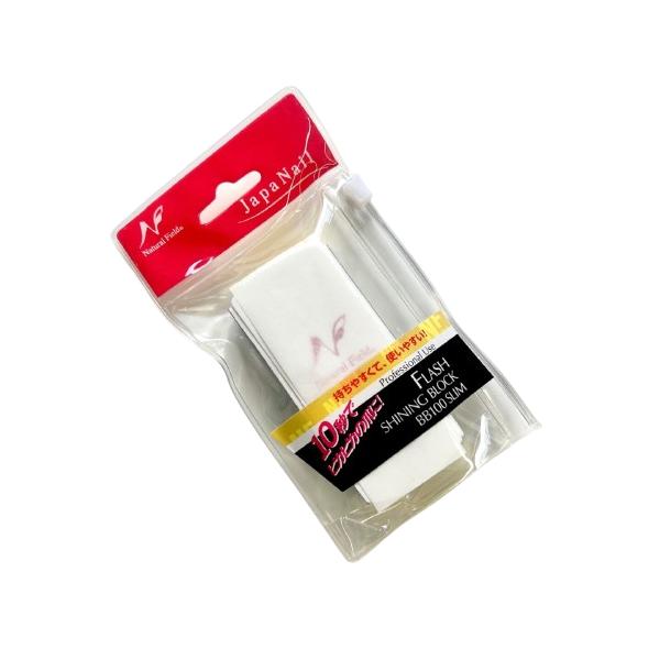 力を入れず磨けば、10秒でピカピカの爪に！「フラッシュシャイニングブロックBB100　SLIM」は、フワフワと軽く柔らかなスポンジタイプの爪磨きです。爪にフィットしやすい素材で磨く力もいらないので、誰にでも使っていただきやすい商品です。目の...