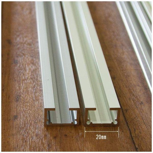 商品名:クチャーレール　ルーミー20　直線レールカラー:ホワイト/シルバーレール耐荷重:30kg材質：アルミ摘要：日本製/天穴開き仕様（天穴4.5Φ）※ジョイント（151cm以上はジョイント式）