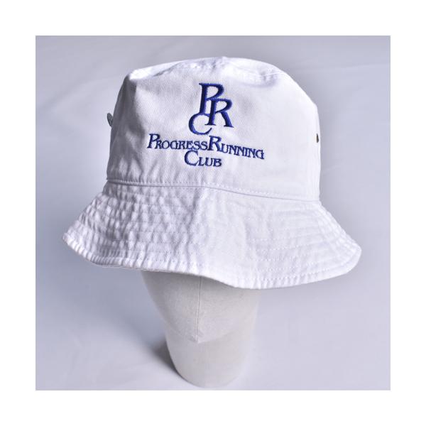 PROGRESS RUNNING CLUB / プログレスランニングクラブからBADGE LOGO BUCKET HATのご紹介です！ロゴ刺繍の入ったコットン素材のバケットハットはアウトドアやスポーツシーンだけでなく普段使いでも活躍してくれ...