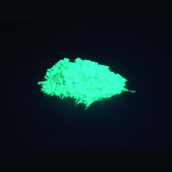 ルミノーバは長残光性蛍光体とも呼ばれる蓄光性夜光顔料