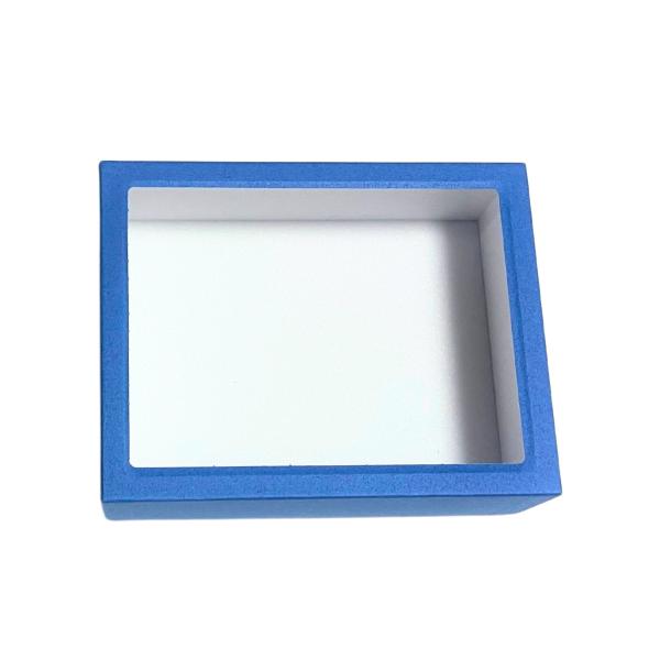 信頼のブランド、志賀昆虫社製の標本箱です。