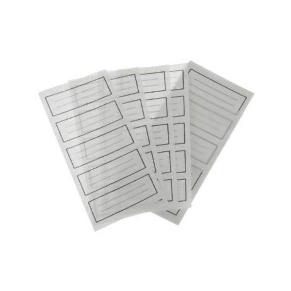 産地、和名、学名、製作日時などのメモリ情報を標本に添付するラベルです。