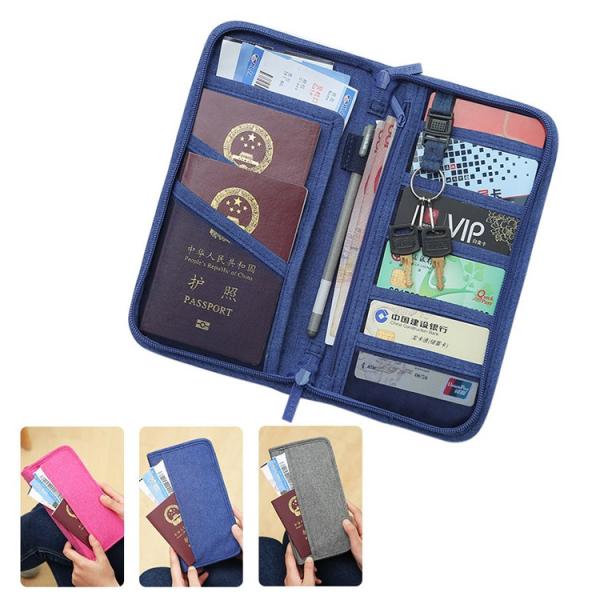 海外旅行などに役立つ収納便利ポーチ。 軽量薄型でポケットも多く収納力抜群！パスポートや航空券などの必要な物を１つのポーチに収納する事で管理しやすくなります。【多機能収納ポーチ】パスポート・航空チケット・クレジットカード・小銭・鍵などすっきり...