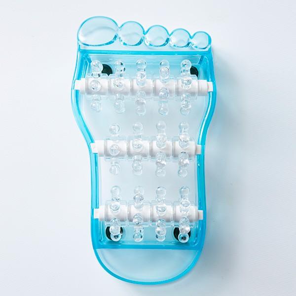 踏んで転がして足うらリフレッシュ！ローラーの突起形状が指のような感覚でググッと足うらを刺激。足の形状に合わせたアーチのローラーで指先からかかとまでコロコロと刺激！【サイズ】横10cm×縦20cm×高さ3cm【材質】PS樹脂、PE樹脂