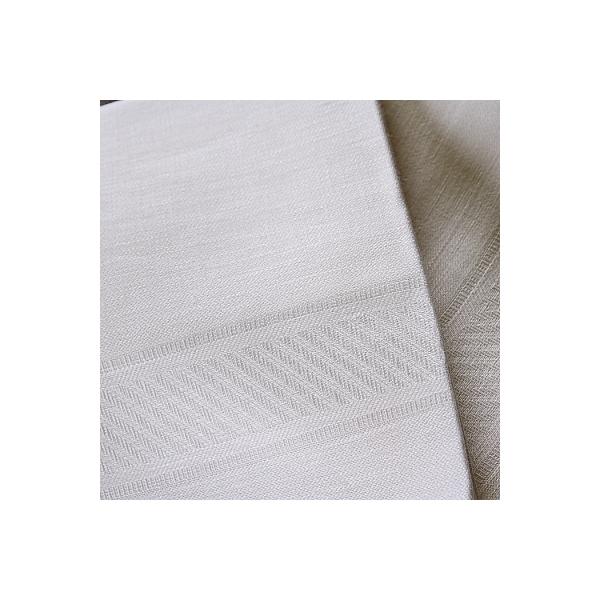 ジャガード織で端にラインをあしらってデザインしました。飽きのこない控え目で落ち着いたデザイン。地部分はプレーンな平織りタイプのタオルとは違い、少し凹凸を付けて微妙な表情を出しています。扱いやすさは平織りタイプと変わりませんが、少し柔らかい手...