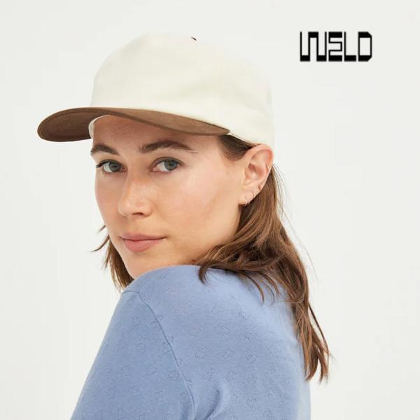 WELD/ウェルドは2006年カリフォルニアで創設。大人から子供サイズまでビンテージなルックスが特徴的な帽子＆靴下メーカーです。ベストセラーのコーデュロイや人気のチェッカーボード柄はカラー展開です。こちらは2トーンカラーのキャップです。5パ...