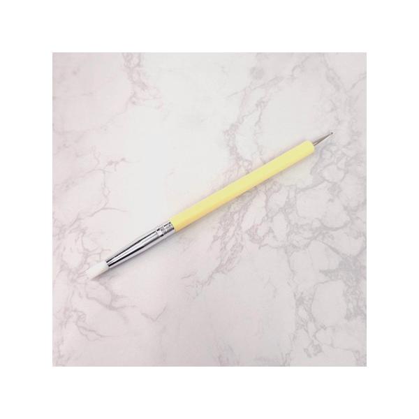 通常のシリコンスティックは半分程度の幅のミニサイズ。ミニシリコンスティックとドット棒が一つになった便利アイテムです。１５５ｍｍ×直径５ｍｍ【ジェルネイル　ネイルアート　スティック型 ミニサイズ　パウダー　ニュアンスアート　ポイント使い】