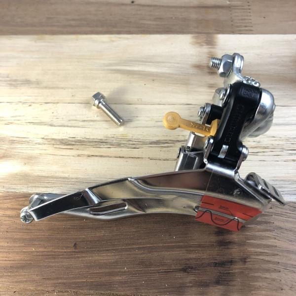 SHIMANO シマノ フロントディレイレラー FD-TY303段変速用(48-38-28T)66°-69°クランプ:28.0-28.6ダウンルート（下引き)チェーンステイアングル66-69度リア6/7速用本商品は新品ですが商品保管の都合上...