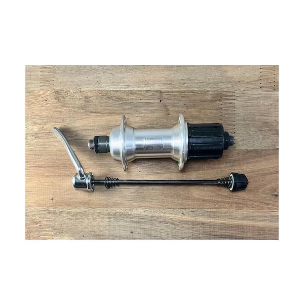 SHIMANO シマノ リア フリーハブ FH-RM40シルバー36HOLD:130mm7速　カセットスプロケット対応フリーボディ:30.75mm(7速用)クイックリリース付属保存際に子傷がある場合がございますがご使用に問題ございません。