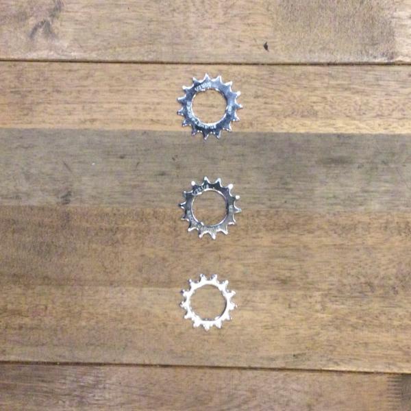 Sturmey-Archer（スターメーアーチャー）厚歯 1/2 x 1/8 コグスプロケット 3スプライン(13T or 14T or 15T) 1枚クローム仕上げ　シルバーギア
