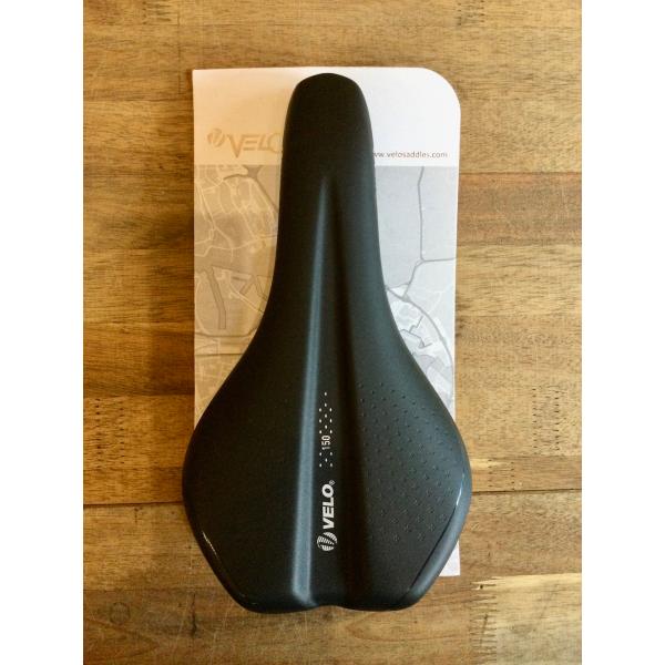 VELO V-FORM SPORTS骨盤を支え安定感のあるサドル シンプルデザインSize 270 x 150mm 346gロード　クロスバイク　MTBにおすすめ