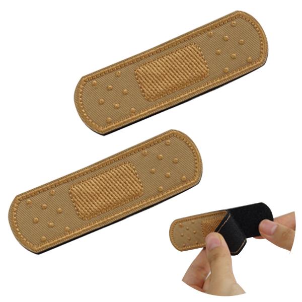 ◇マジックテープで簡単着脱式!マジックテープなので、洗濯時などに取り外しが可能!◇洋服やバッグなどのワンポイントに!かわいい絆創膏モチーフ!デニム生地との相性もバッチリです。◇使いやすい2個セット衣服のリメイクや帽子、バッグなど様々な箇所に...