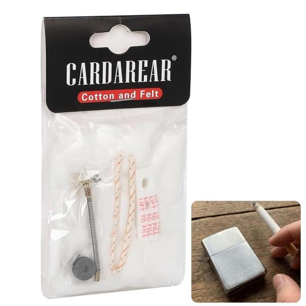 「商品情報」【zippo・ジッポ対応の汎用メンテナンスキット】オイルライターの火付きが悪くなった時に役立つ修理・交換用メンテナンスキットです。長期間使用して劣化したウィック（芯）やフェルトパッド、フリントスプリングを交換することで安定した火...