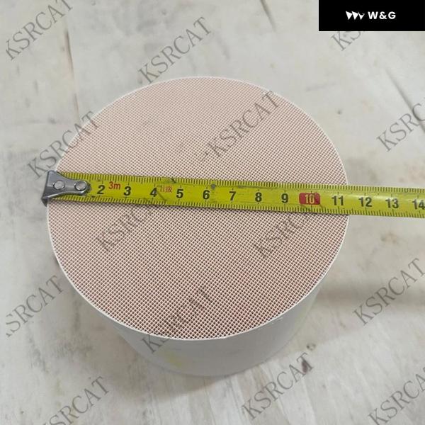 115X80MM 三元セラミック触媒コンバータコア セラミック触媒 ユーロ5規格ガス エンジン システム に適合 カスタムパーツ アクセサリー 交換用部品Hign-concerned Chemical:NoneMaterial:Cerami...