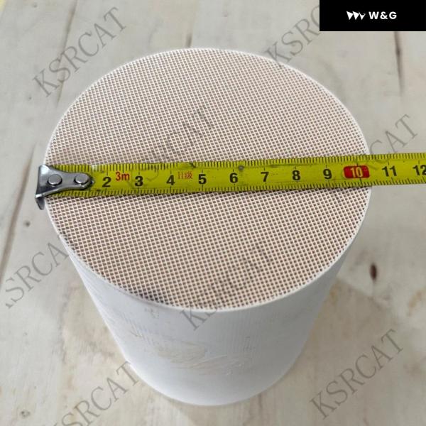 105X120MM自動車用触媒 ガソリン 車用排気 システム 性能向上EURO4セラミック触媒コンバータコア カスタムパーツ アクセサリー 交換用部品Hign-concerned Chemical:NoneMaterial:ceramics...