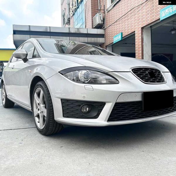 フロント ヘッドライト アイブロウ トリム ランプ ステッカー アクセサリーシートレオンMK2 2005-12 カスタム パーツ アクセサリーCar Front Headlight Eyebrows Eyelids Trim Lamp St...