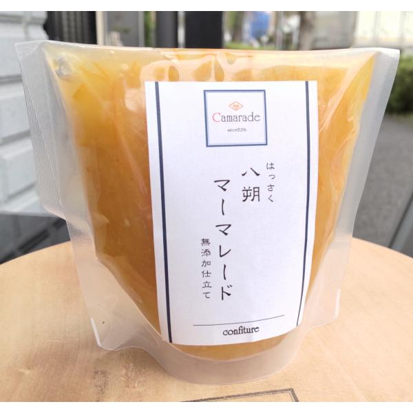 農薬不使用栽培、ノーワックス八朔の外皮を使用した贅沢な逸品。 味わいは上質です。 大人なビター感をお求めな方にはとても最適なマーマレードです。原材料は八朔外皮・果肉汁、甜菜糖、麦芽糖、有機レモン果汁のみで非常にシンプルな作りです。 まさに自...
