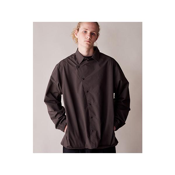 【生地】高い耐久性と難燃性を兼ね備えたダンプ生地を使用しています。コットン55%・モダクリル45%**の混紡素材により、ナチュラルな風合いと優れた機能性を両立しています。40/-ダンプ生地:軍用ウェアやアウトドアギアにも用いられる高密度織物...