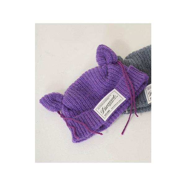 軽くて光沢のあるモヘア糸を使用したニットキャップ。摘んだようなデザインのデビルイヤー（悪魔の耳）デザインとオリジナルレーベルのパッチがポイントとなったアイテム。Freeサイズ※※製造元提供。素材：WOOL100%