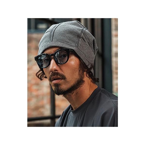 表情の異なる2種のワッフル生地をパッチワーク状に配置。4本のタックとカットオフ＆オーバーロックのデザインです。リバーシブル仕様で、裏面はすっきりとシンプルに。遊び心と着回し力のあるワッチです。※着用画像と商品単体画像で色が異なる場合がござい...