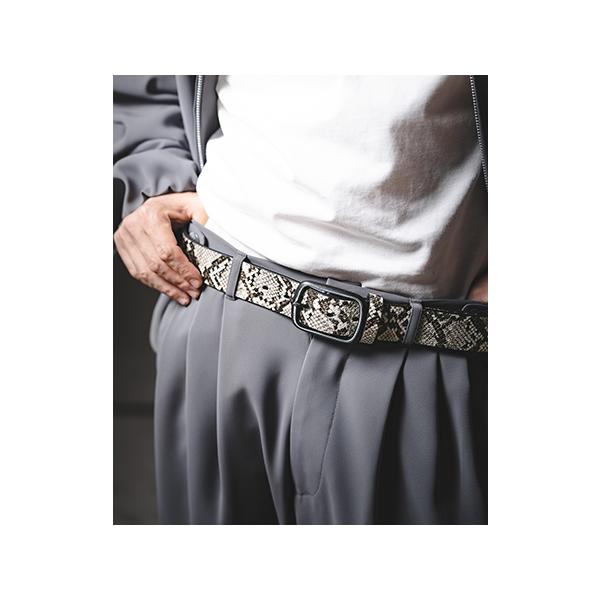 合成皮革素材のアニマルパターンのベルト。幅が太めのタイプとアニマルパターンがあいまったエッジの効いた仕上がりのアイテムです。-レオパード柄（LEOPARD）GLIMCLAPのアイコン的なパターン。コーディネートのアクセントに。-パイソン柄（...