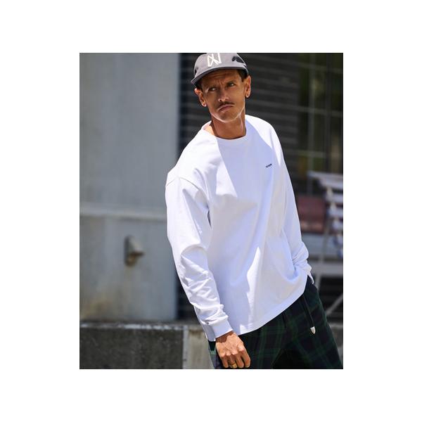 176cmB93cm-W73.5cmのモデルがLサイズを着用。■デザイン天然素材でありながら光沢感とハリコシを追及したジャージー生地を使用したワンポイント刺繍ロンT。使用しているMVS天竺素材は「毛羽が少なく、ピリングの発生を軽減する」「滑...