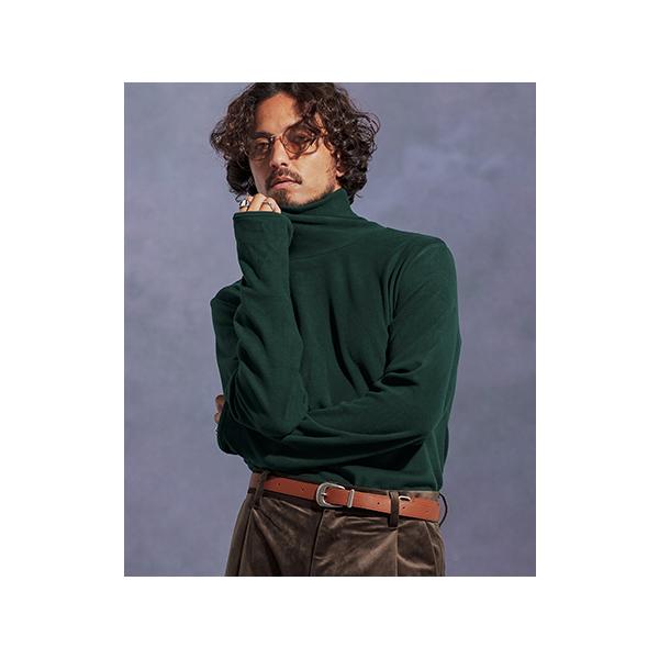 181cmのモデルがMサイズを着用。伸縮性に富んだ起毛加工を施した生地を使用したタートルネックカットソー。柔らかい生地で肌触りも◎。袖は長めに取り、指抜き仕様をプラス。カラーアクセントとしても使えるカラー展開でレイヤードスタイルが楽しめるア...