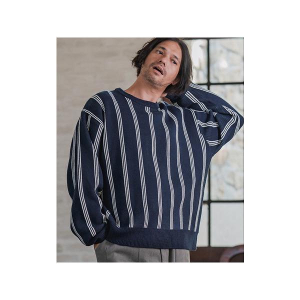 175cmB90-W73-H89靴26.5cmのモデルがMサイズを着用。キレイめな印象に、レトロ感を加えたストライプジャガードのクルーネックニット。単体でも、アウター合わせのインナーとしても、さりげないアクセントとして映える一枚です。ミドル...