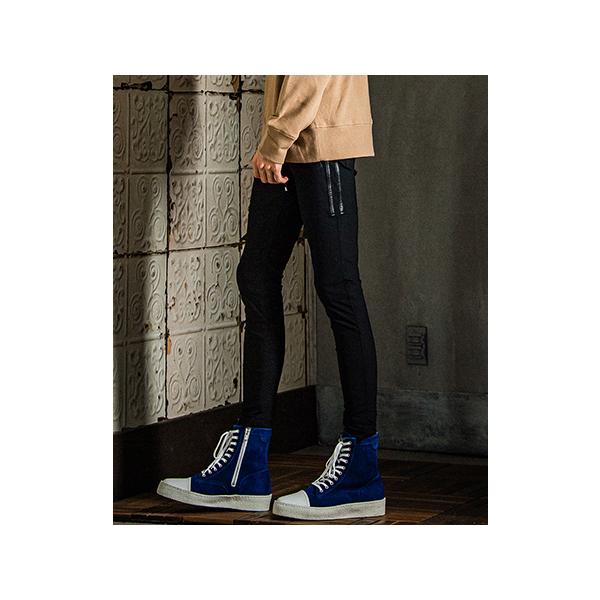 定番ジョンソンナイロンラインパンツ快適な素材感と、スポーツ仕様を合わせたナイロンイージーパンツ素材はハリがありながら驚くほど伸縮し、復元力も強くしなやかな手触りの360°ストレッチ素材コットンより軽く、そして速乾性を兼ね備えた高機能ナイロン...