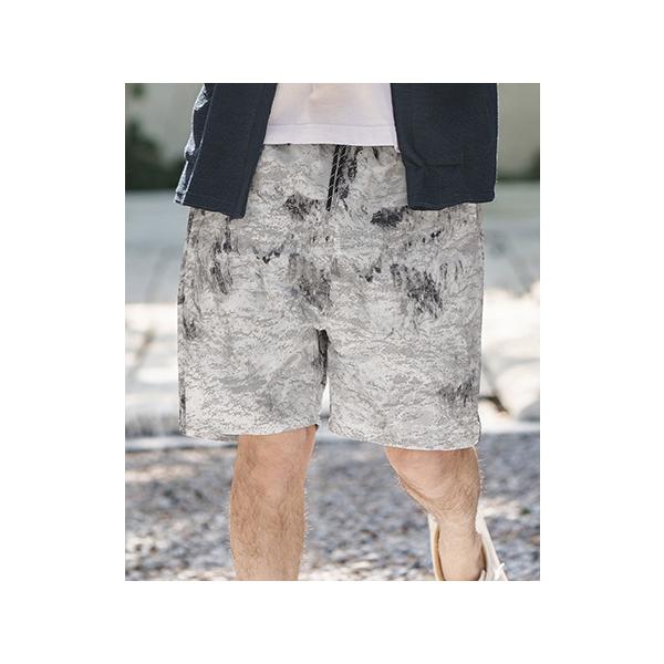 175cmB90-W73-H89靴26.5cmのモデルがGRAY/BLACK：Mサイズを着用。180cmC89-W72-H94靴27.5cmのモデルがWhite：Mサイズを着用。ギミックが効いたグラフィックアートのプリントを用いたスタイリッ...