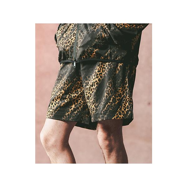 175cmB90-W73-H89靴26.5cmのモデルがMサイズを着用。エッジの効いたオリジナルテキスタイルを用いたショーツ、タウンユース感覚なデザイン性でありながら水陸両用仕立てにしていますので、海や川でのアクティビティでも活用可能、様々...