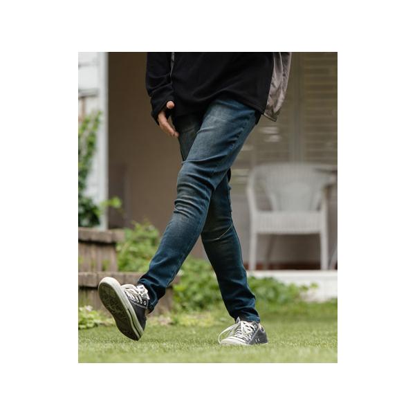 裏起毛デニムを使用したタイトフィットシルエットパンツです。生地裏を起毛加工したデニムで、肌触りの良さと暖かみのある着用感です。ストレッチ性もあり滑らかな穿き心地です。展開カラーは色合いと風合いに変化をもたせた4色展開です。「INDIGO」と...