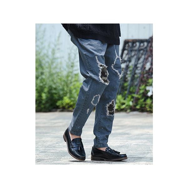 180cmC89-W72-H94靴27.5cmのモデルがMサイズを着用。11ozストレッチデニム生地を採用、フロントにはカモフラージュ柄の生地をパッチワークが目を引くデザイン。前身、後身にはブラスト加工も施した。シルエットはヒップからワタリ...