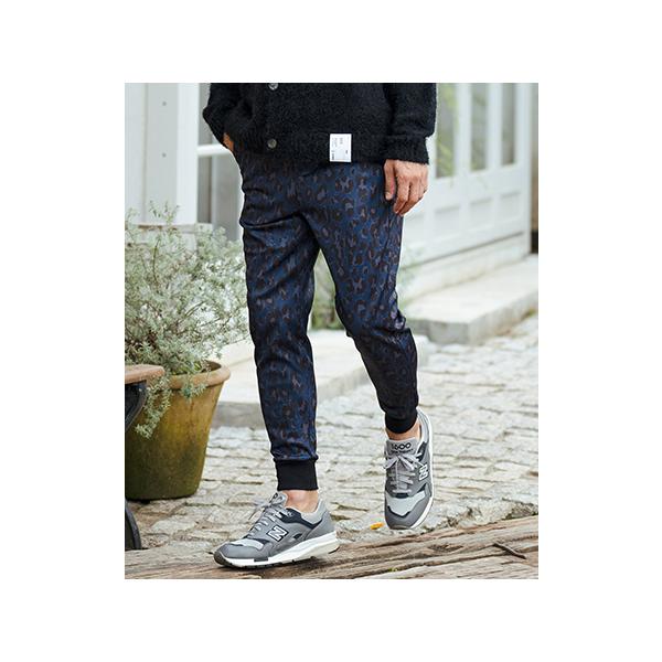 180cmC89-W72-H94靴27.5cmのモデルがMサイズを着用。レオパード柄のジャージ生地を使用したリブパンツ。ウエストはスピンドルゴム仕様。細身ですっきりとしたシルエット。※着用画像と商品単体画像で色が異なる場合がございます。※商...