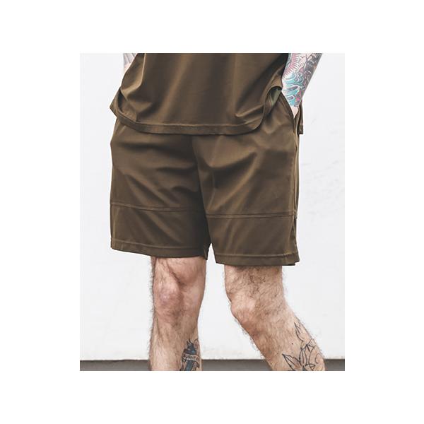 表糸に上質なコンパクトコットン、裏面にはメッシュ状にアイスパックナイロンを使用した素材。【ICEPACKNYLON】接触冷感が強く、放湿性も高いため長時間の着用でも蒸れにくい性質をもっています。ナイロン特有の熱伝導性も保持しており、持続的な...