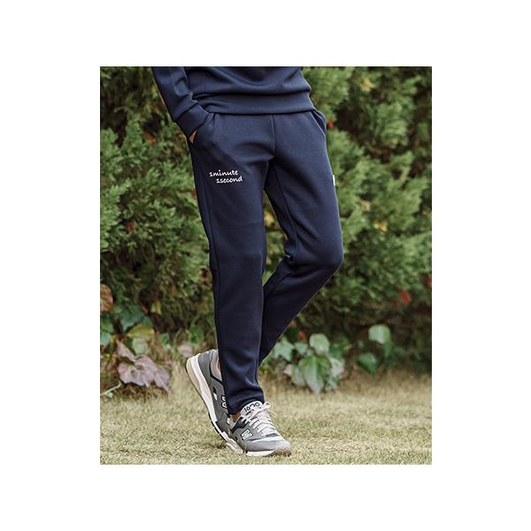 181cmのモデルがnavy.black：Sサイズ/heathergray：Mサイズを着用。ダンボール生地を使用したイージーパンツ。フカフカとした肉感で程よい光沢感と張りがあり、リラックスした中に品も感じさせる人気素材。クタりにくく伸びにく...