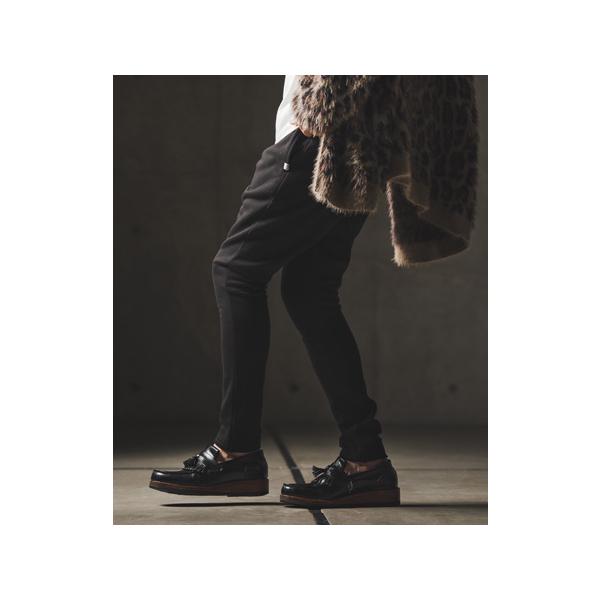 175cmB90-W73-H89靴26.5cmのモデルがMサイズを着用。【デザイン・ディテール】バックスタイルの裾口に身頃と同色のリブを配したデザインアクセント。ウエスト周りに平ゴム＆スピンドルを配したイージー仕様。フロントポケット口・バッ...