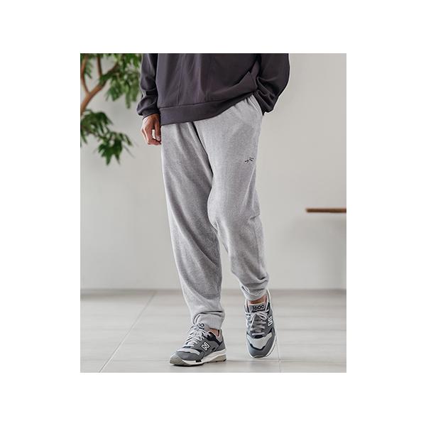 181cmのモデルが4(L)サイズを着用。ネットいらない型崩れしない夜洗濯、朝乾く最も洗濯に適したニット最洗濯が最選択【SAISENTAKUシリーズ】●洗濯機で丸洗いOK●速乾生地で、すぐ乾く●ピリングになりにくい●細糸の高密編地で肌触り◎...