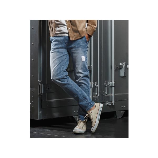 度詰のしっかりしたニットデニムを使用したスキニーパンツ。左腿にはブランドラベルをセット。同素材のボアジャケット(WR25W-16)とセットアップコーディネートも楽しめる。※この商品は、薬品による色落ちの加工を施しています。商品が届いた際に、...