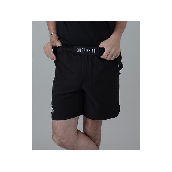 FIGHTPANTS05：BLACKH175cmのモデルが48サイズを着用あらゆるスポーツシーンに対応することを想定して開発されたトレーニングパンツです。最も注目すべきは、部位ごとに素材を使い分けた機能性の高さで、動きの激しい箇所にはストレ...