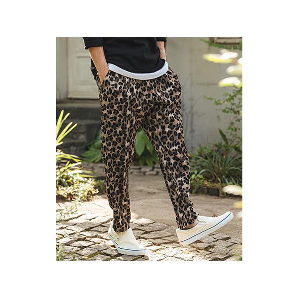 175cmB90-W73-H89靴26.5cmのモデルがMサイズを着用。存在感のあるレオパードパターンのパンツ。コーディネートの主役になる総柄アイテムです。軽やかな穿き心地の薄手で柔らかいポリエステルのファブリックを使用しています。股上をや...