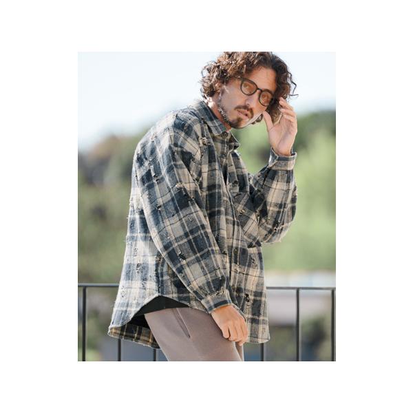 181cmのモデルがMサイズを着用。ヴィンテージライクな風合いと絶妙なルーズ感が魅力のダメージ加工ネルチェックシャツ。程よく色褪せたチェック柄にクラッシュや擦れなどのダメージディテールを施しリアルな「こなれ感」出した一枚です。オーバーサイズ...