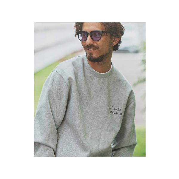 181cmのモデルがMサイズを着用。大人気のダンボール素材を使用したプルオーバースウェット。フカフカとした肉感で張りがあるので、スウェットとは違う雰囲気が特徴のダンボール素材。クタりにくい、伸びにくいので、ガンガン着ていただけるアイテム。胸...