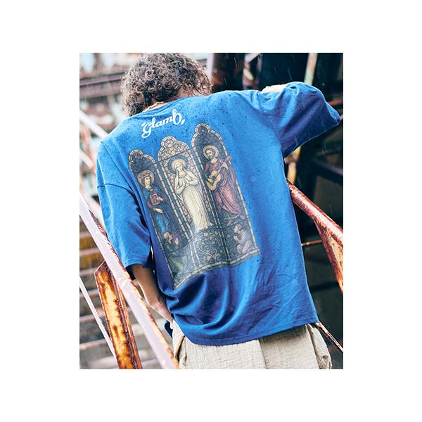 昨春に好評を博したStainedGlassT-Shirtをウィットあるアイデアを掛け合わせてアップデートした1枚が登場。クラシカルなステンドグラスをデザインのベースとしながら、バックスタイル右列の人物は古楽器リュートではなく現代的なギターを...