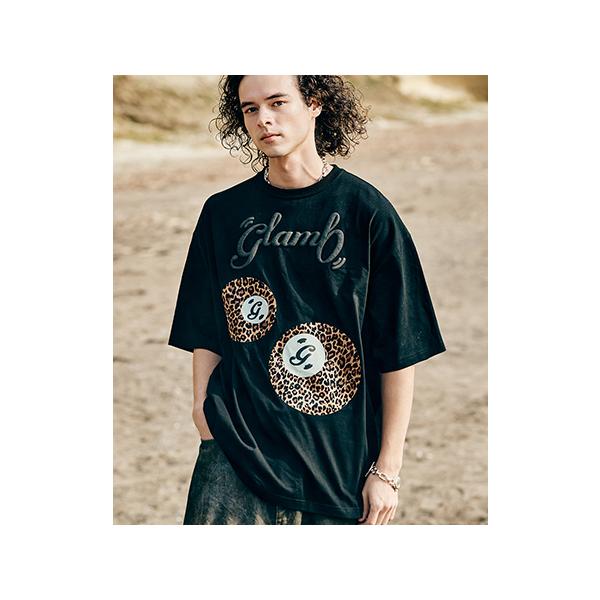 ストリートカルチャーへのリスペクトをグラフィックに表現したEightBallT-Shirt。ピンチに立たされているという意味のスラング“8Ball-。“8-の文字をブランドイニシャルの“g-になぞらえて表現した1枚です。スピンロゴと“g-は...