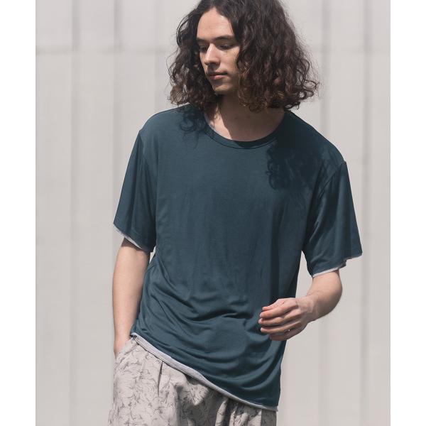 BLACKWHITENAVYHeight: 175cm、Chest: 83cm、Waist: 66cm、Hips: 87cmのモデルがMサイズを着用。2枚のT-Shirtをレイヤードしたようなデザイン性の半袖カットソー、この1枚でレイヤード...