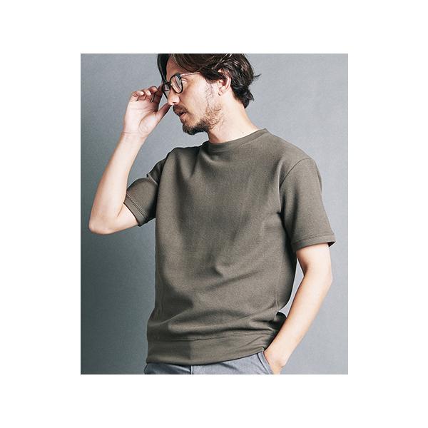 ハーフゲージのダブルフェイス組織で表と裏の表面感を表現したニット素材を使用したクルーネックショートスリーブ。44サイズ／着丈：65cm肩幅：46cm身幅：52cm袖丈：21cm46サイズ／着丈：67cm肩幅：48cm身幅：54cm袖丈：22...