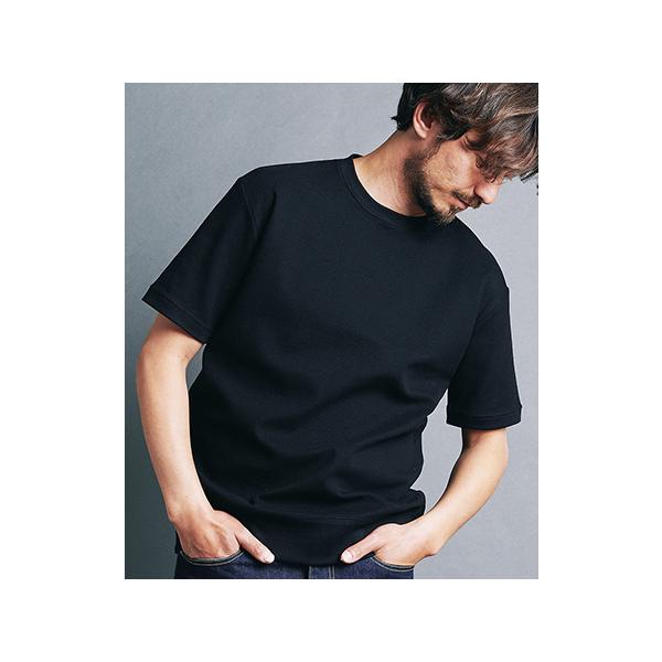 表と裏で異なるゲージで構成できる特殊な接結編機を使用した、ハイゲージで表情感のあるサーマルの表側とフラットな裏側の天竺素材、クルーネックデザインカットソー。44サイズ／着丈：65cm肩幅：46cm身幅：52cm袖丈：21cm46サイズ／着丈...