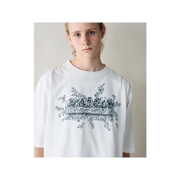 model:187cm着用サイズXL【生地】6.6ozのしっかりした生地厚で、透け感が気にならない度詰の天竺です。つや感のある上品な風合いで肌触りの良さが特徴的な素材です。----------------------------------...