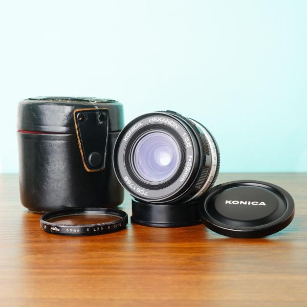 【動作良好・ケース付】Konica HEXANON 28mm F3.5 AR コニカ ヘキサノン 広角 単焦点 標準レンズ オールドレンズ フィルター付 動作スムーズ 整備済コニカARマウントの広角28mm。高い解像度とヌケの良い描写で評価...